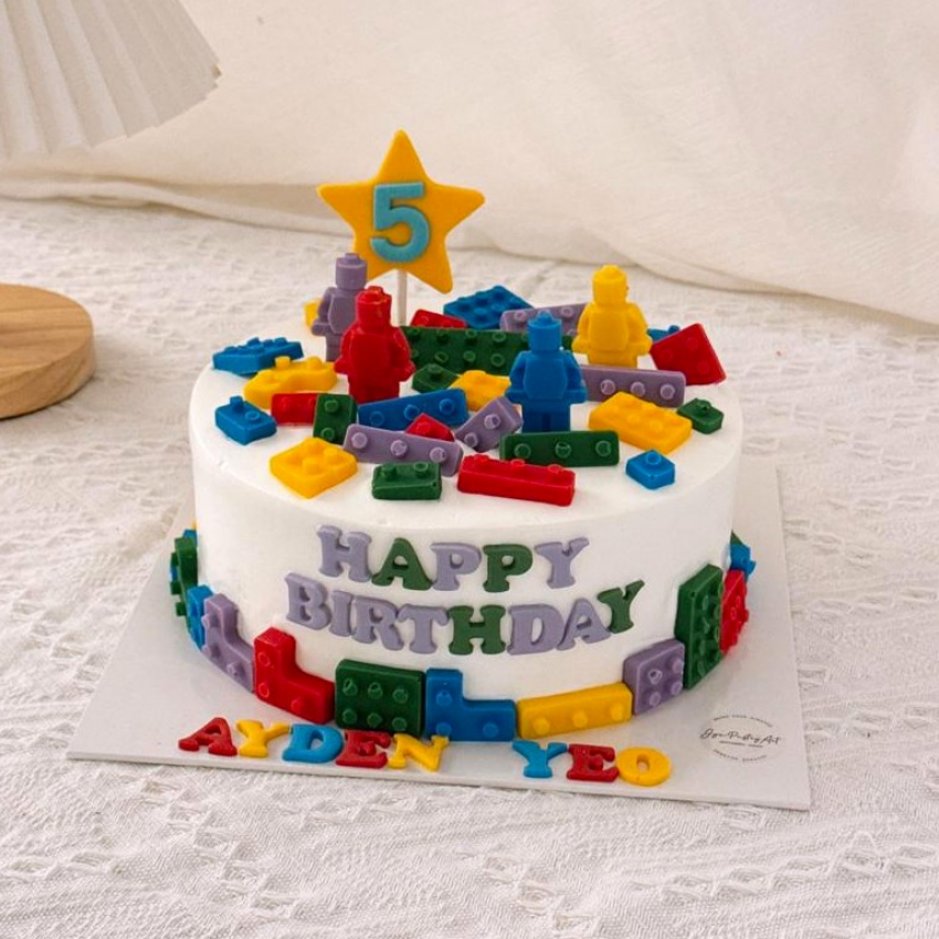 Cakes for Baby & Kids : Lego - Jyu Pastry Art