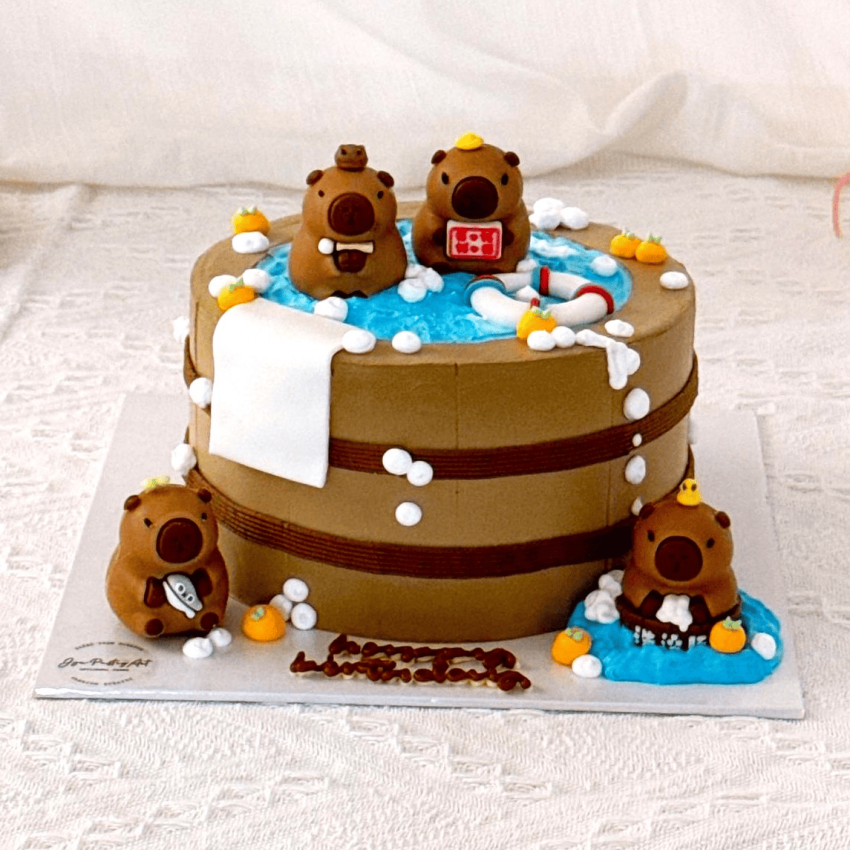 Capybara 6" - Jyu Pastry Art